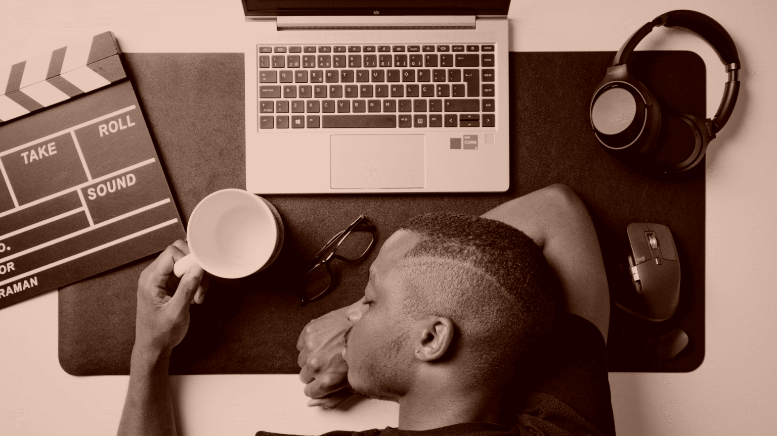 7 Signs Of Disengaged Employees & What You Can Do To Win Them Back